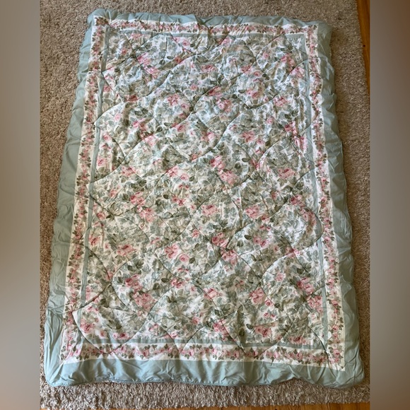 Laura Ashley | Bedding | Laura Ashley Cottage Rose Twin Quilted ...